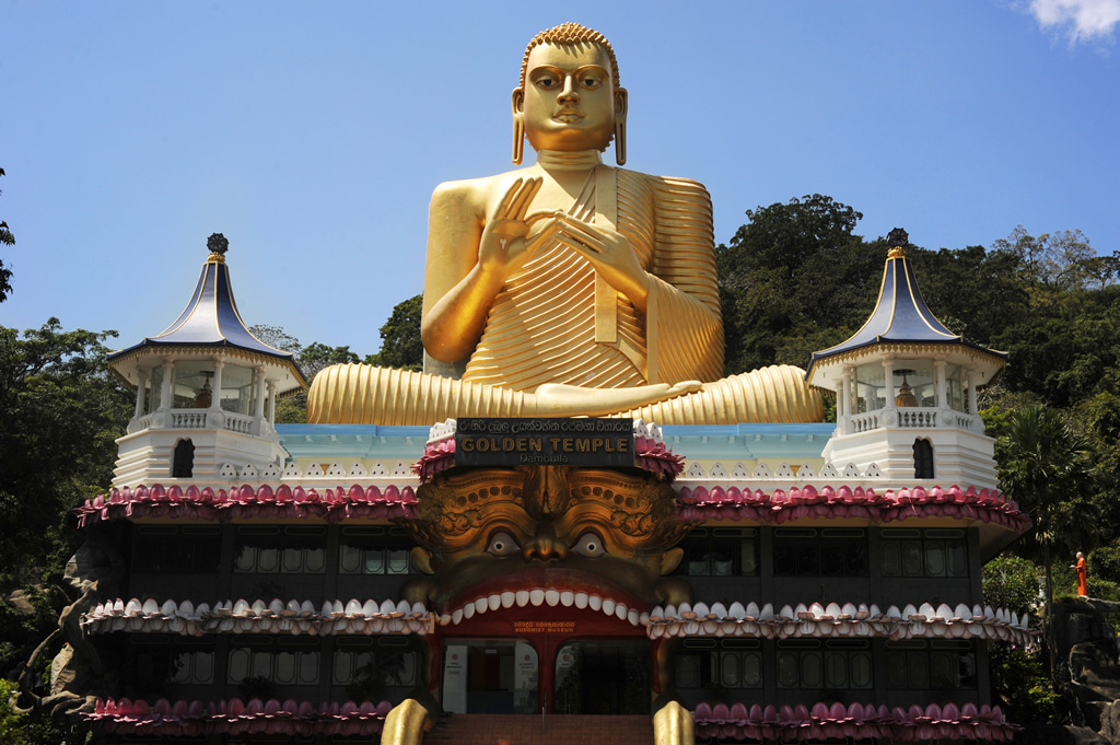 Golden Temple Of Dambulla Sri Lanka Travel Sri Lanka Blog